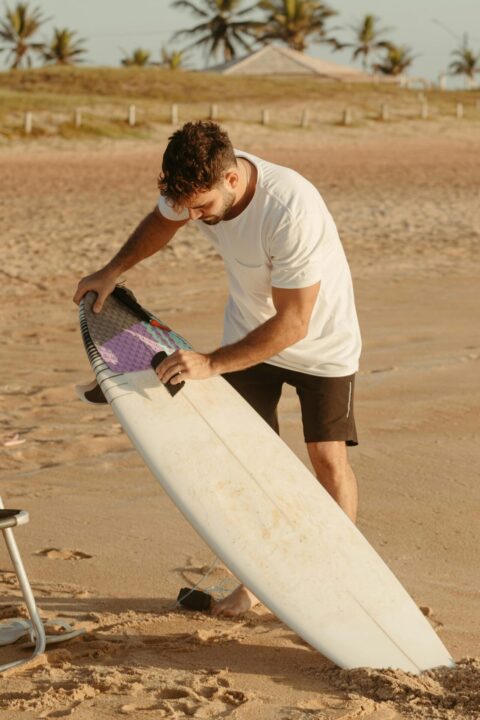 The Science of Surf Wax - Revealed Travel Guides